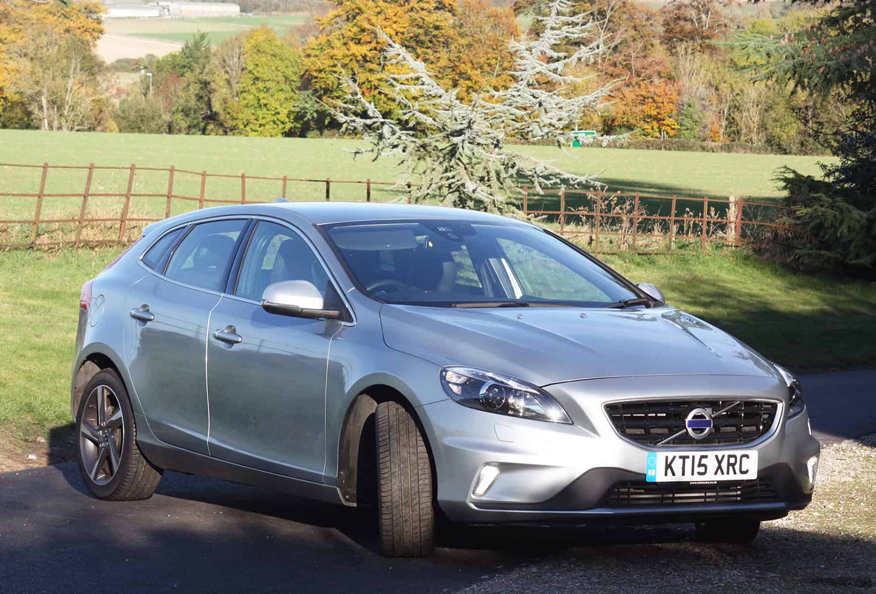 Volvo V40 D2 R-Design Lux Geartronic | SLS Motors